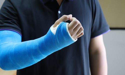 Why Is My Cast So Itchy and How to Stop It?