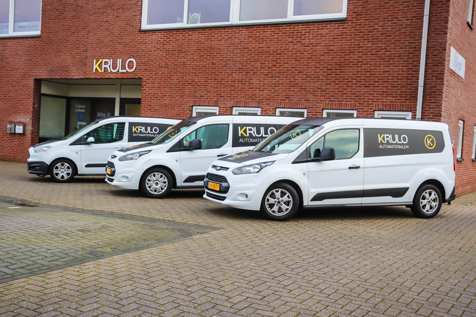 Krulo | Levert automaterialen snel en voordelig