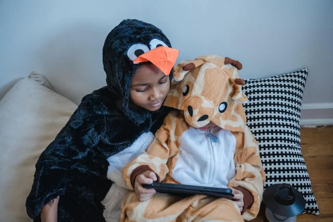 Screen Time for Kids: Setting Healthy Limits & Evaluating Risks ...