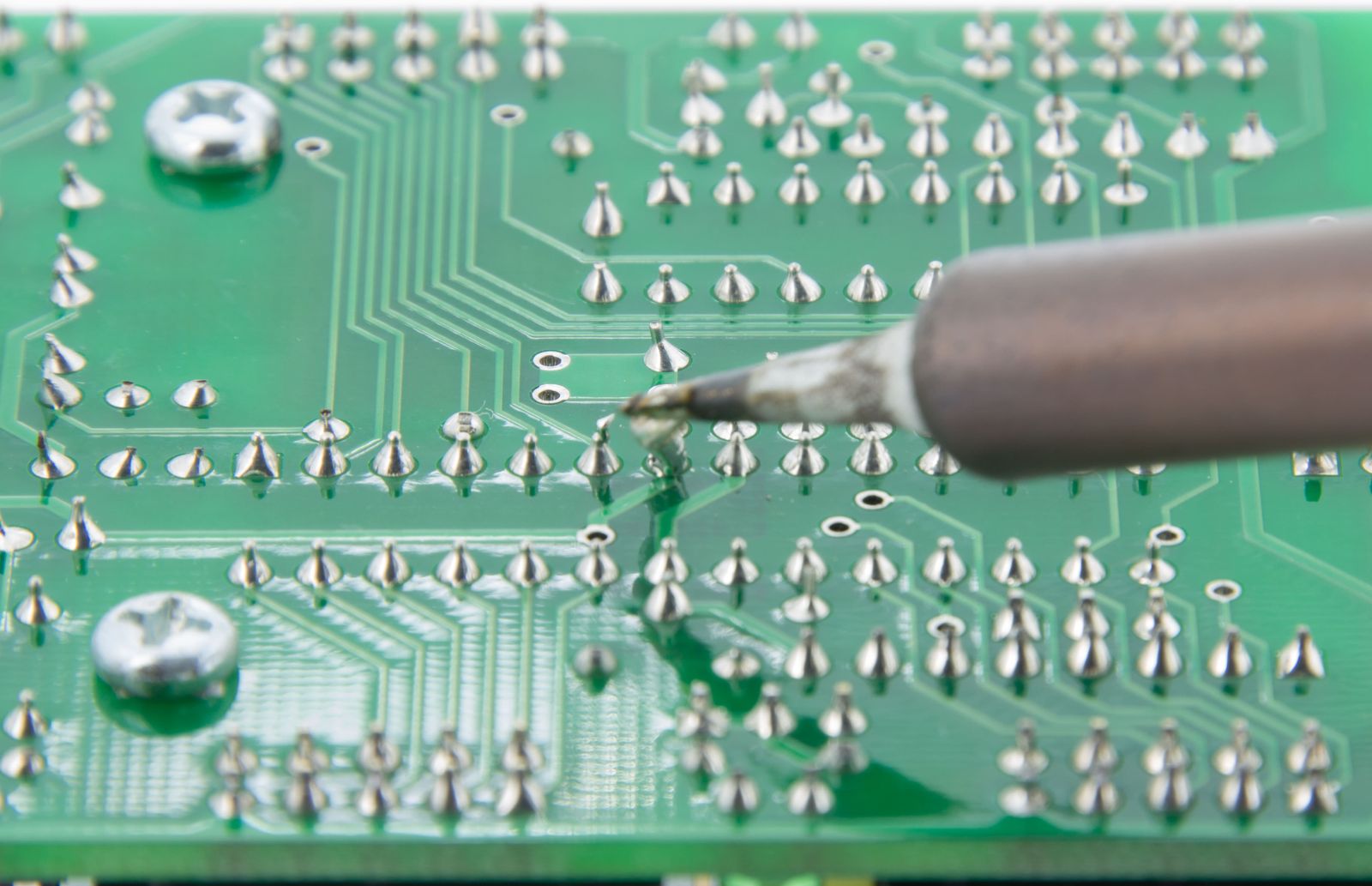 What Is Cold Solder Joints It and How Do You Avoid It? | LionCircuits
