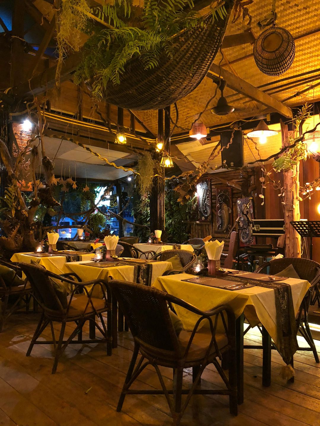 Restaurant Interior Design Ideas and Examples for Different Types of ...