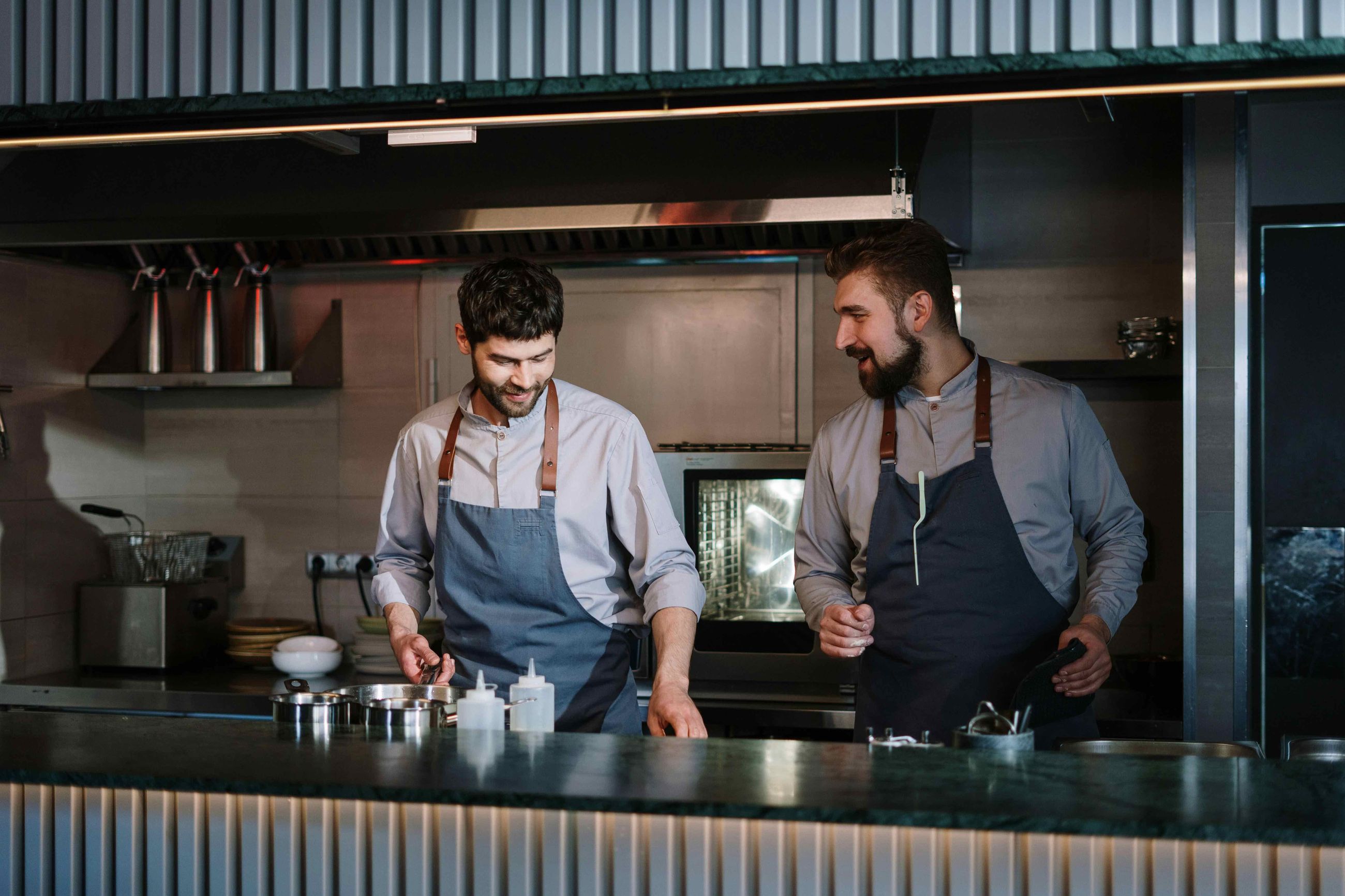 The Ultimate Pre-Shift Meeting Guide for Restaurants (With Template)
