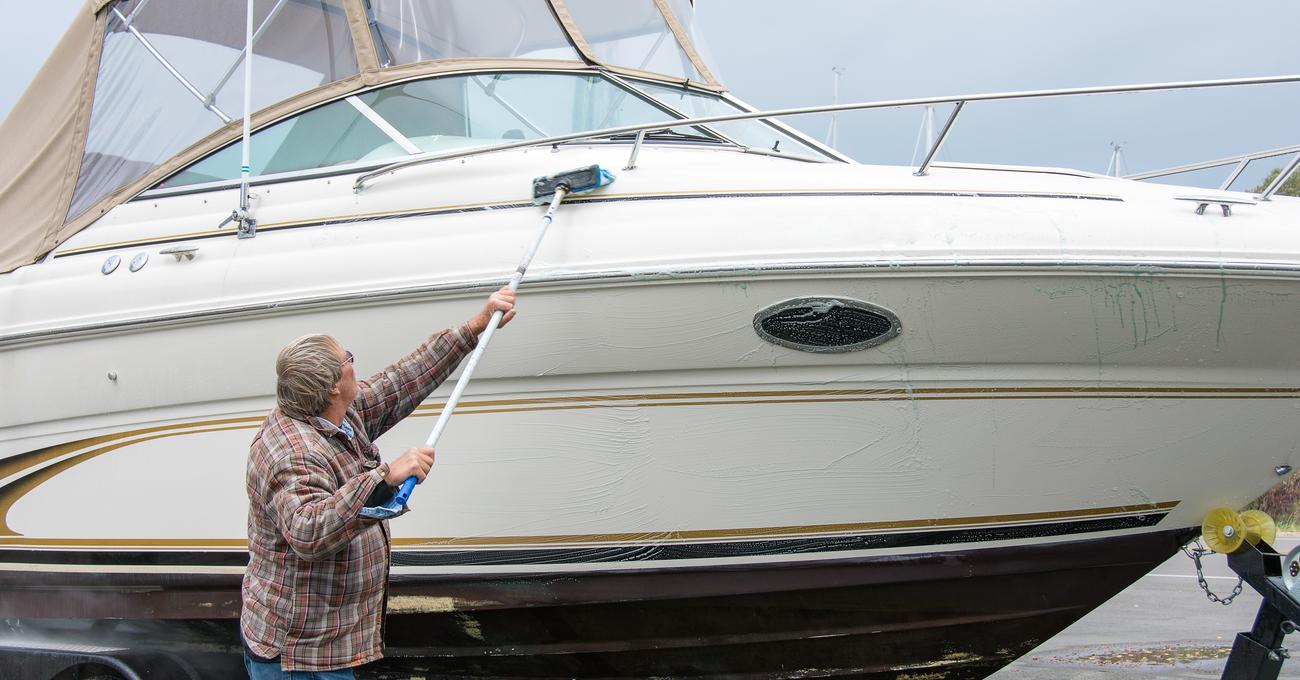 Best Time To Clean Your Boat | LakeWizard