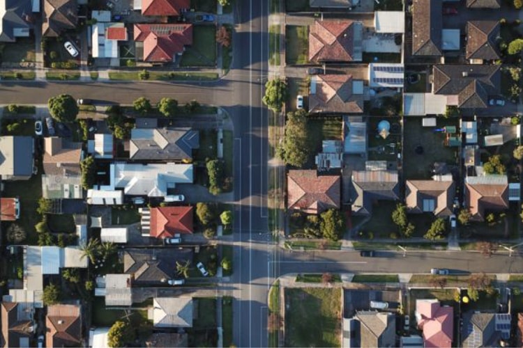 City vs Suburbs: Which Is Better For Business? | Tenant CS