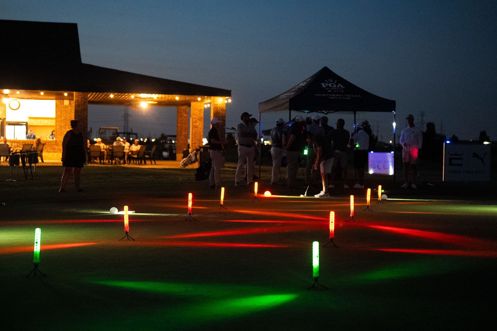 Glow Vibe Golf - Glow Golf Entertainment That Comes To You!