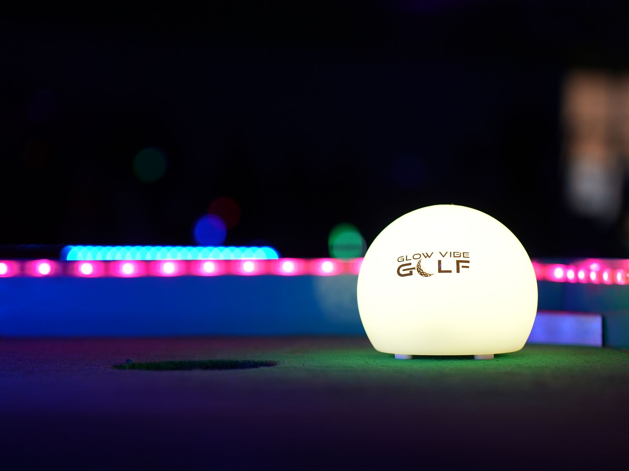 Glow Vibe Golf - The Leading Glow Golf Experience