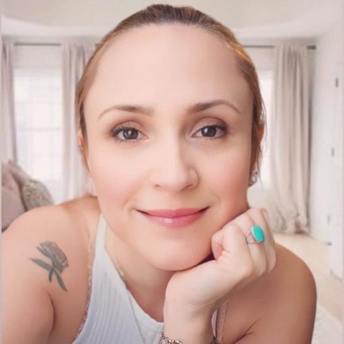 Develop life-changing English fluency and confidence!