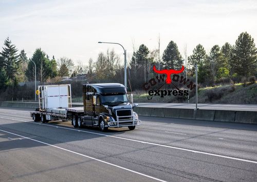 What Is a Step Deck Trailer and How Is It Different from a Flatbed?