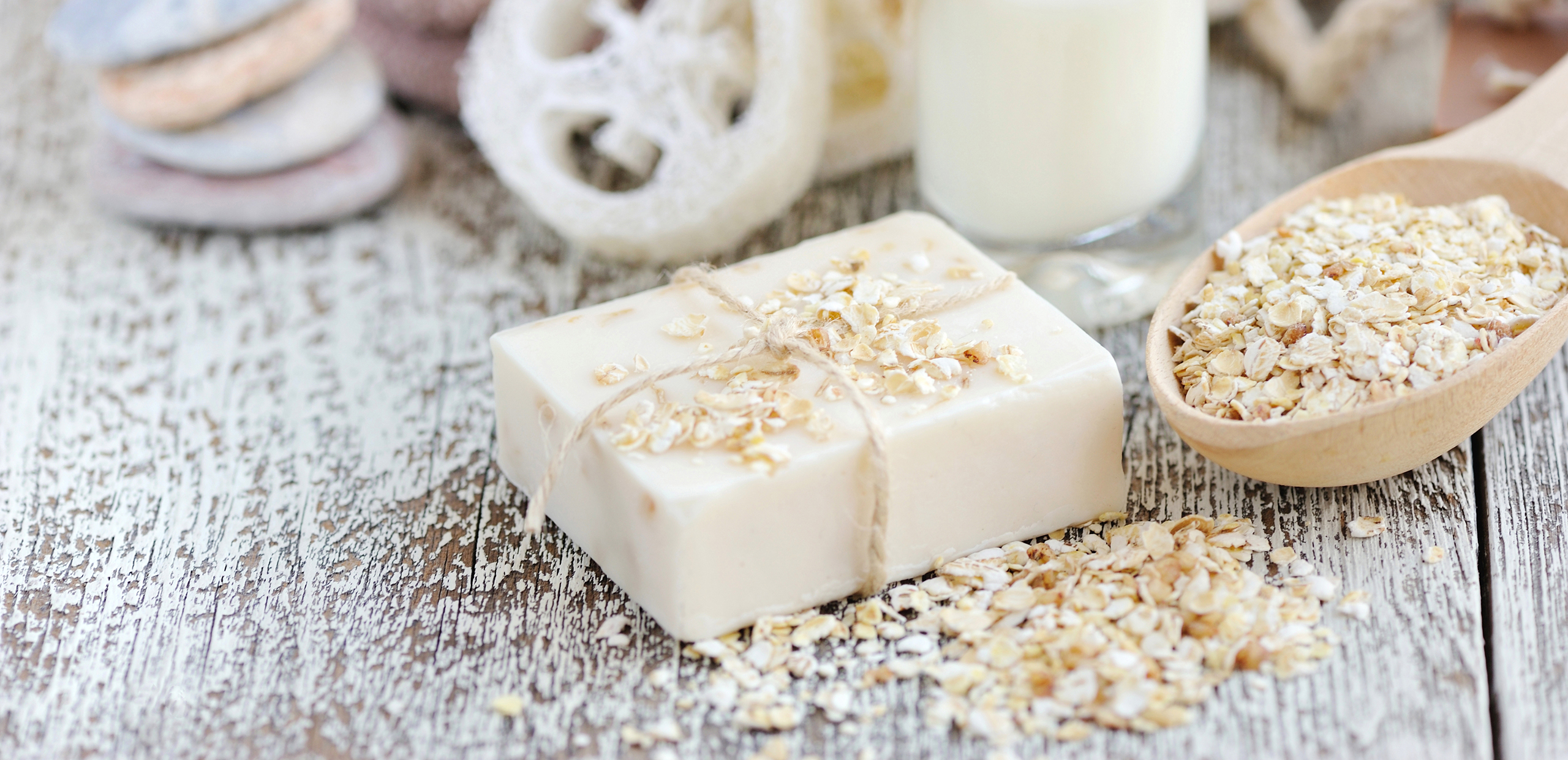 How to Make a DIY Oatmeal Face Mask For Irritated Skin - Strut Blog