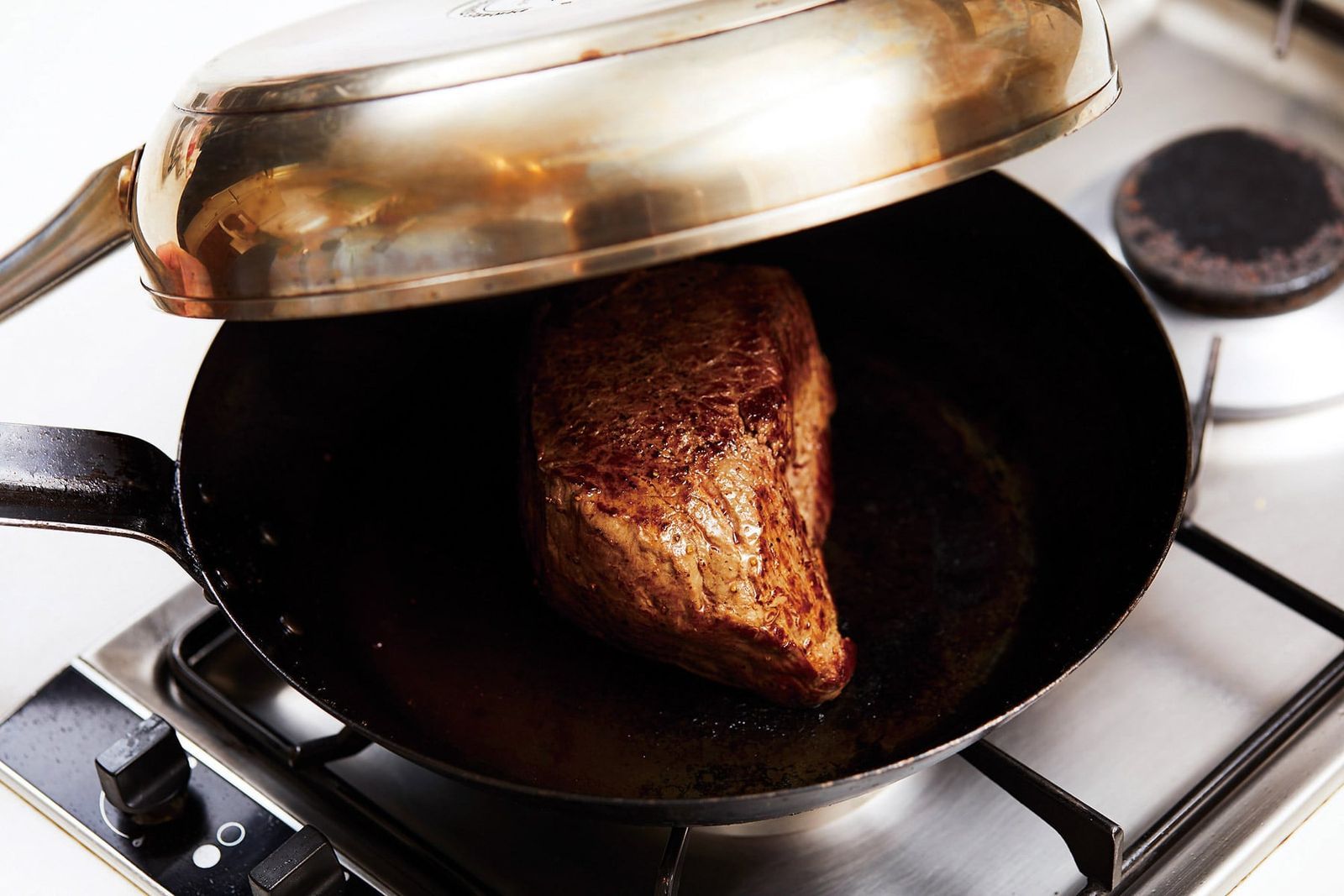 Norsk Hval - Nigiri av flambert hval