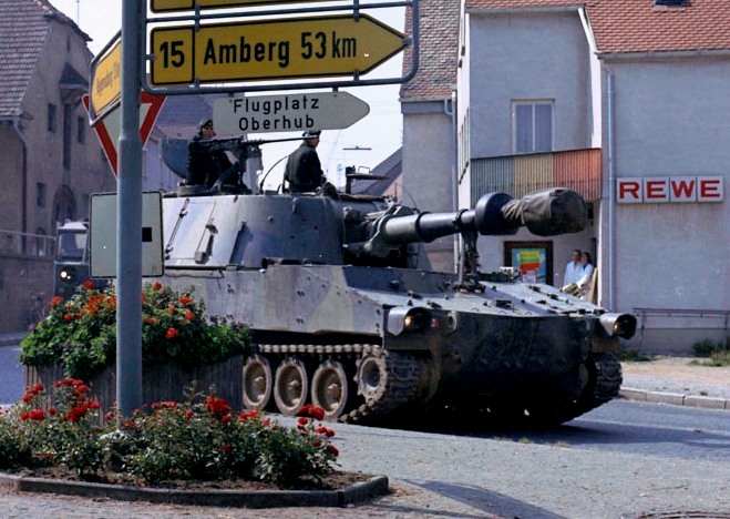 Artillery in Canada: 155-mm M109 SP Howitzer