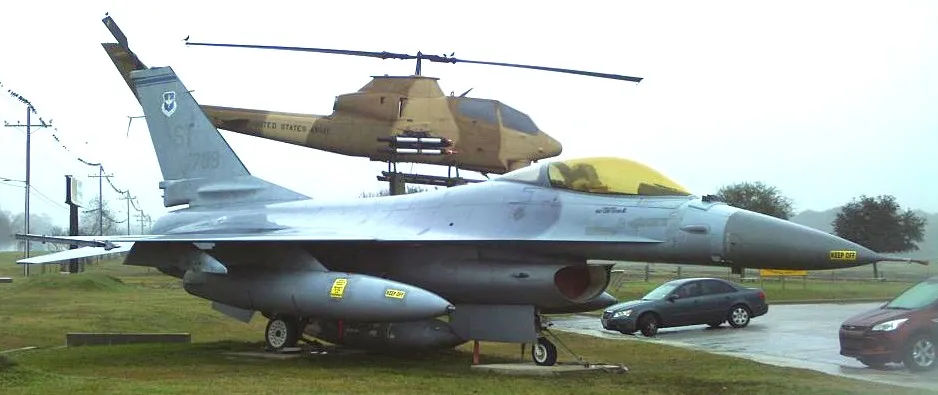 Warplanes of the USA: General Dynamics F-16 Fighting Falcon