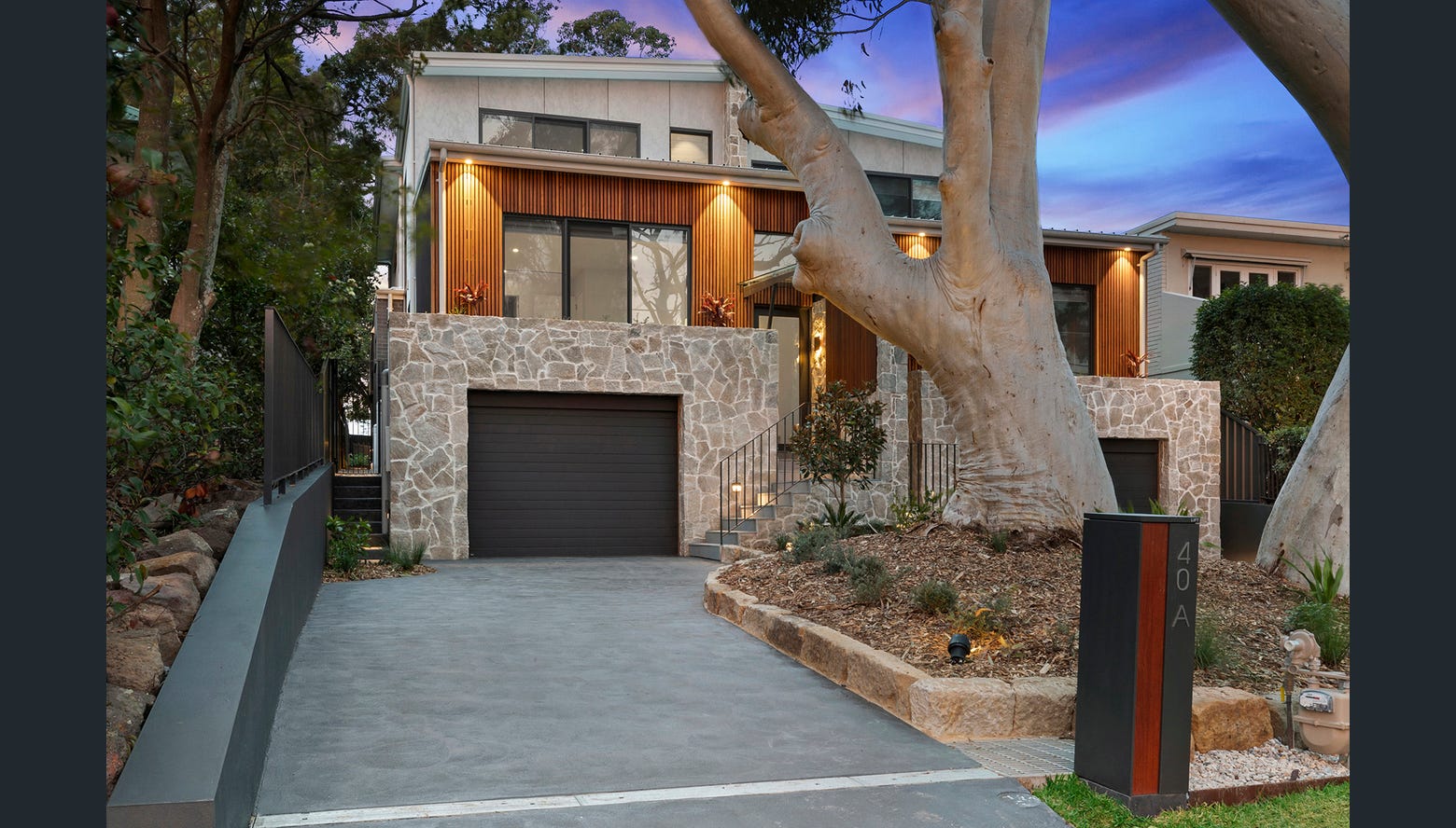 WALL CLADDING AND STACKSTONE