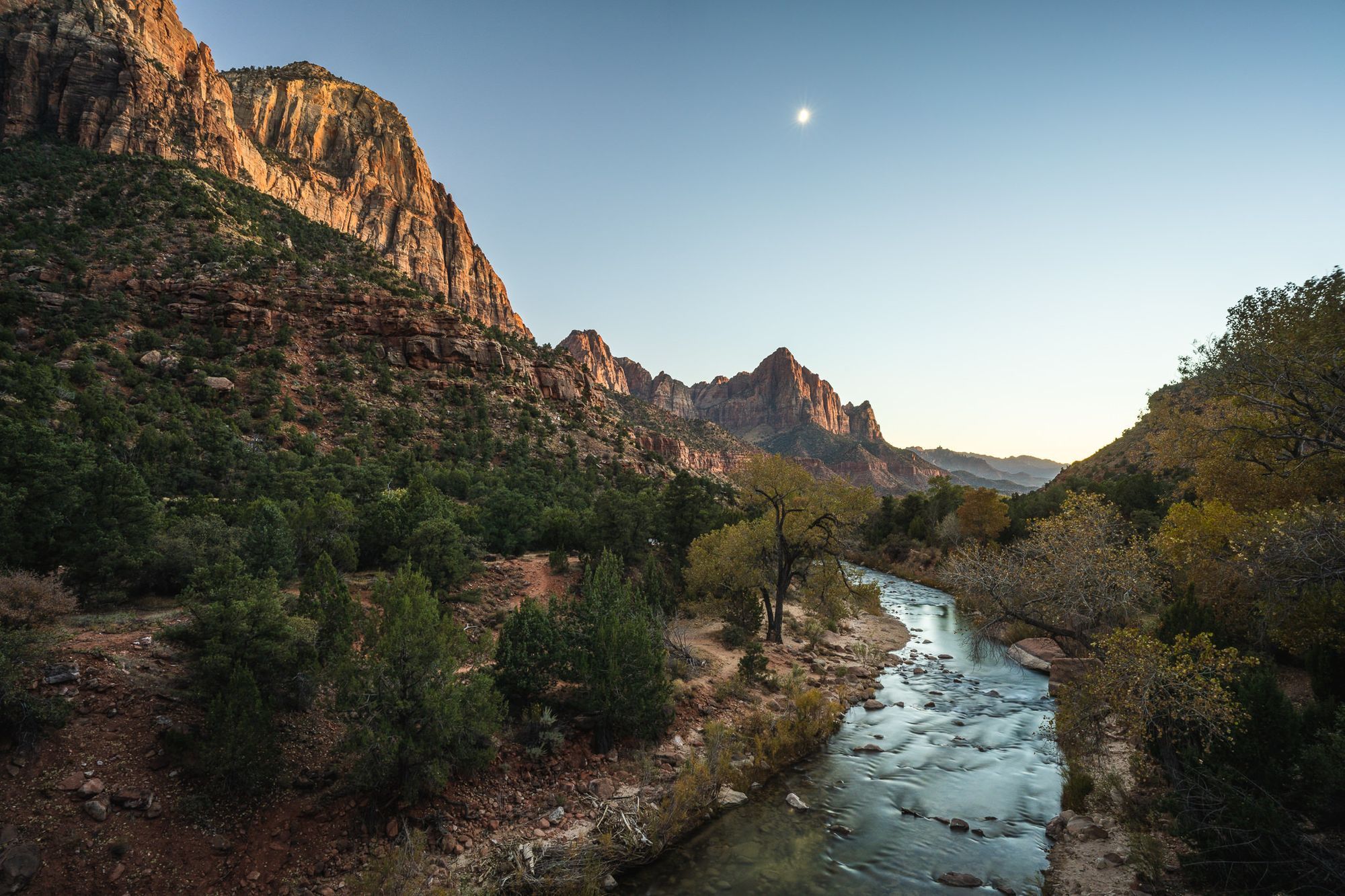 How To Master Low Light Photography: Settings, Tips and Best Practices