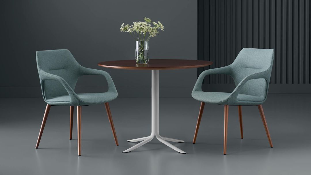 Capas | Davis Furniture