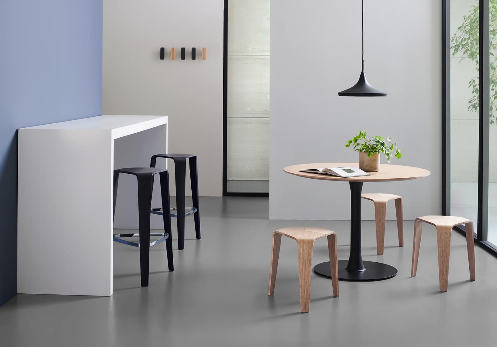 Prat Meeting | Davis Furniture