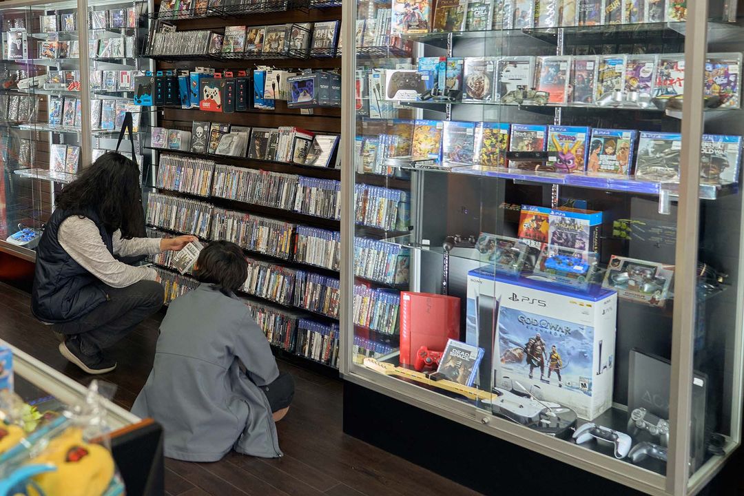 Lost Levels | Retro Arcade + Video Game Shop