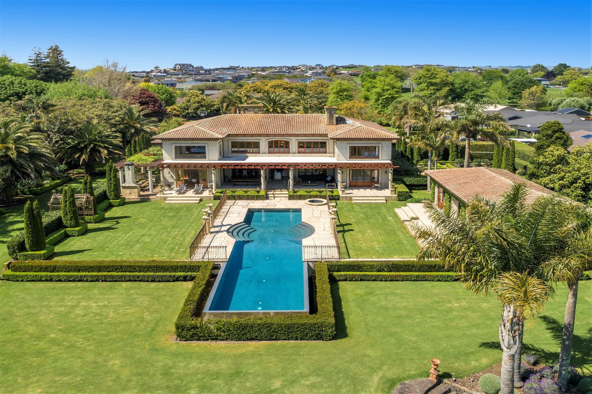 Best Luxury Holiday Houses in Tauranga NZ | Ataahua Estate