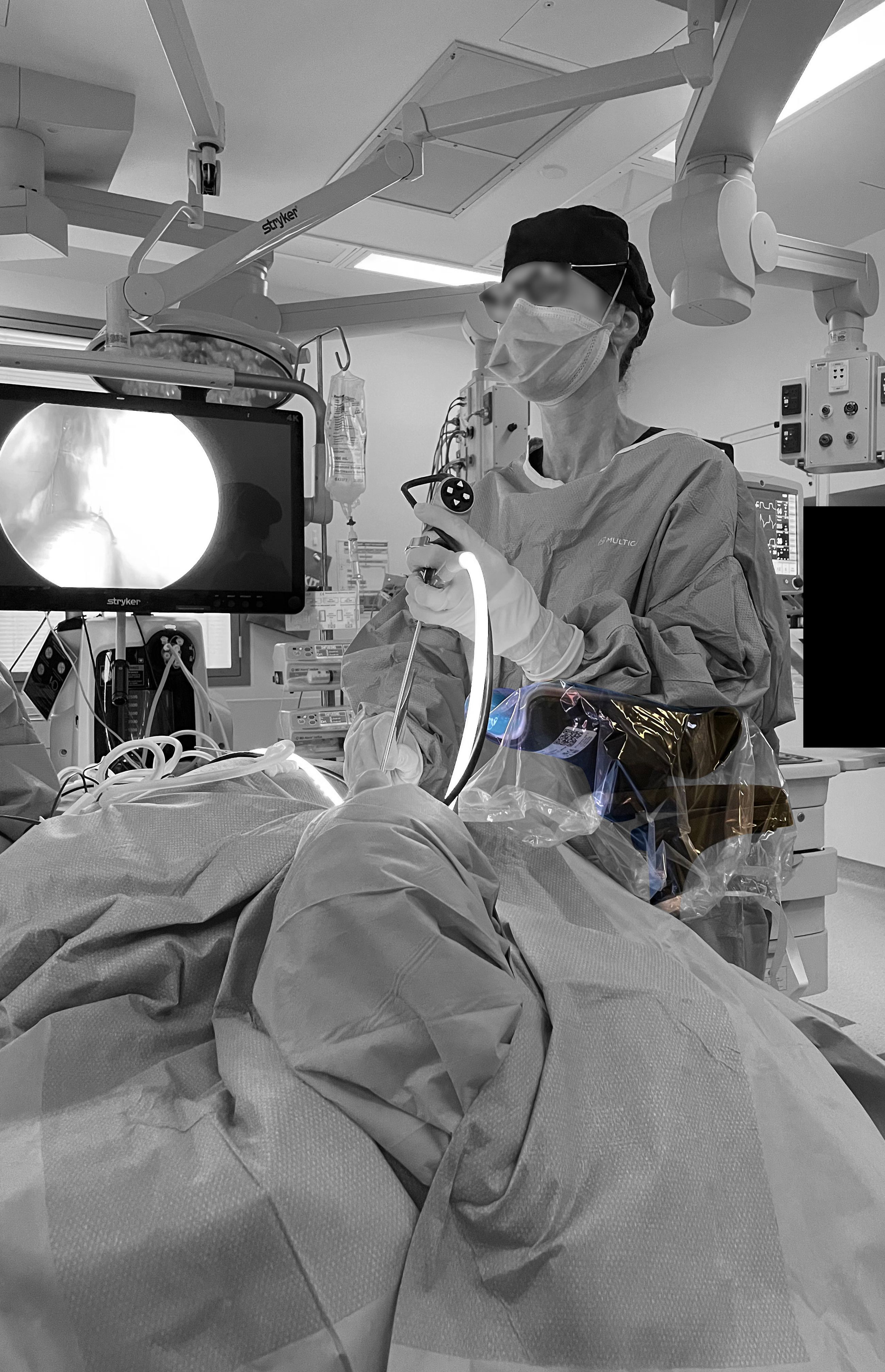 Clinician Arm Support - Surgical arm rest for medical practitioners