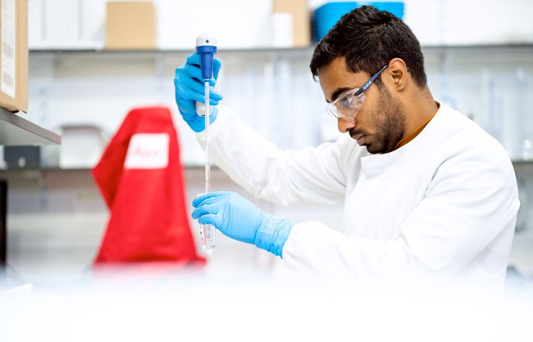 Medical Lab Technician Job Description & Career Guide