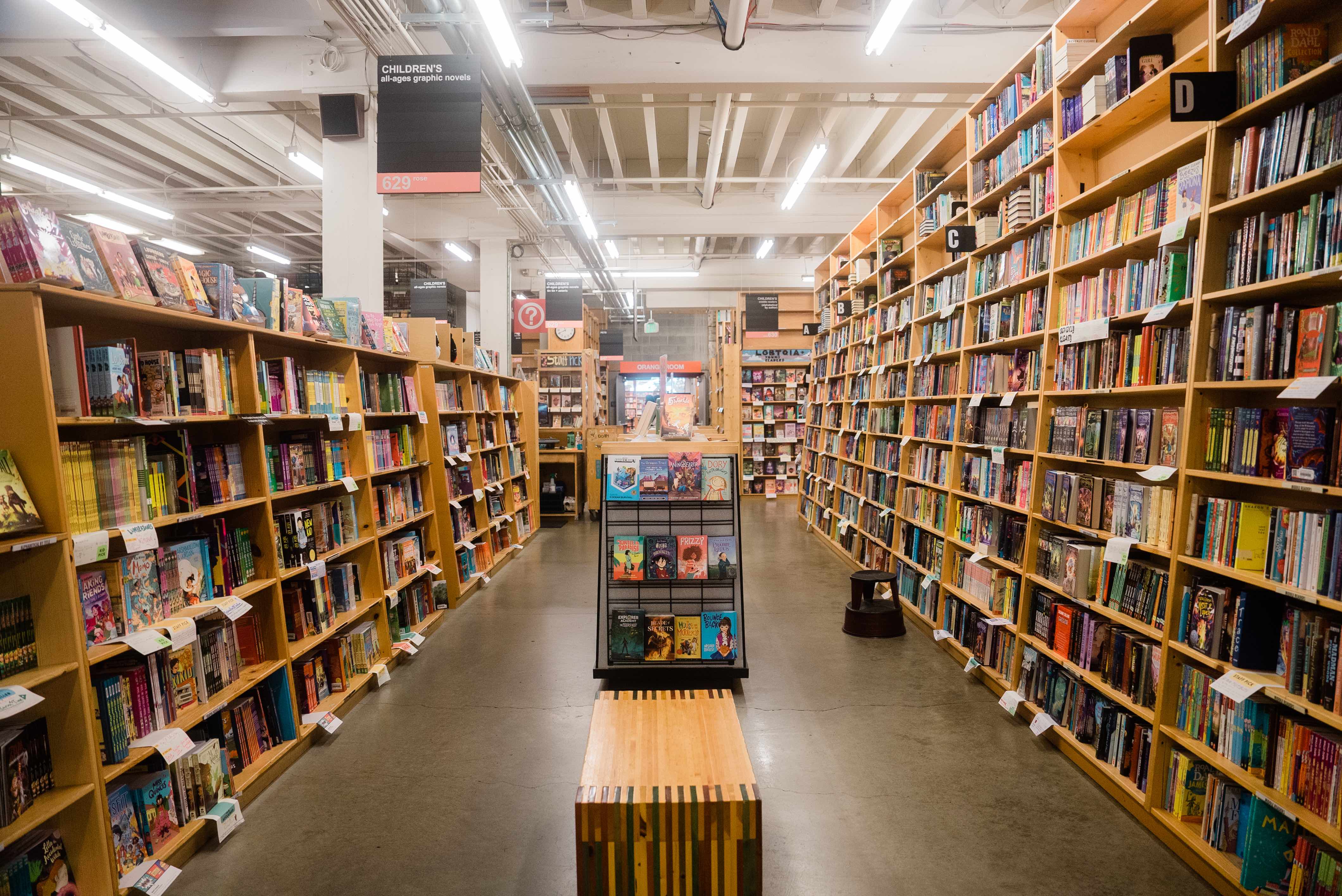 What to Know Before Visiting Portand, Oregon's Powell's City of Books ...
