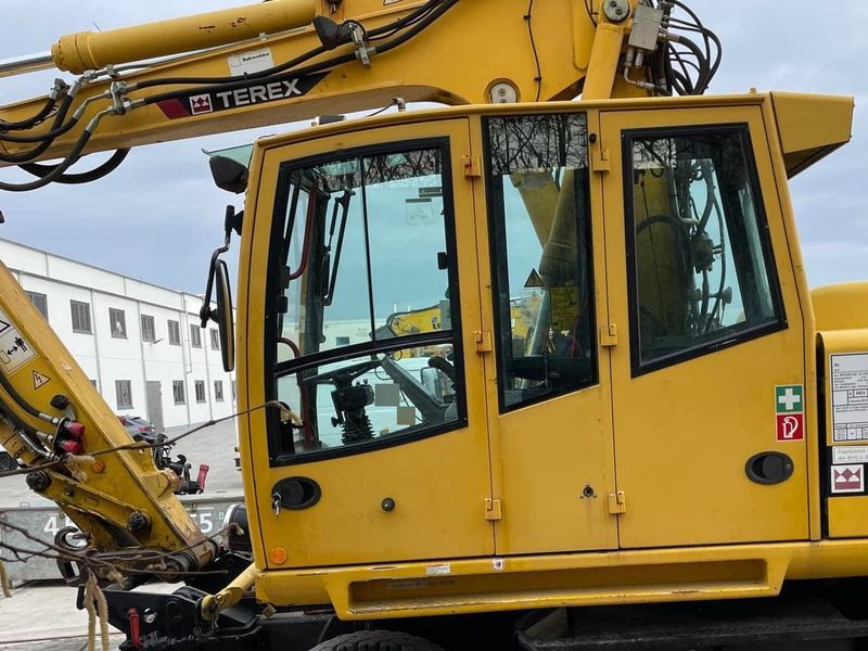 Machine26 - Re-selling tool for used equipment