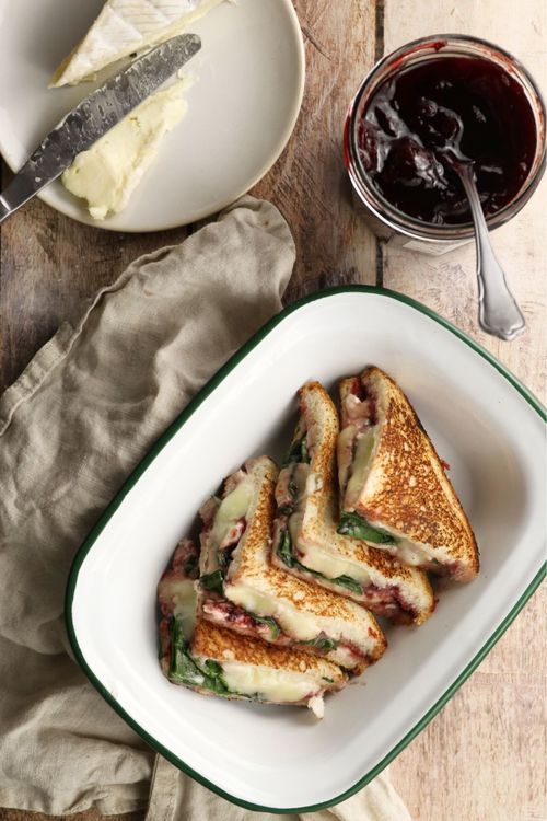 How To Eat Brie Cheese: 7 Different Ways