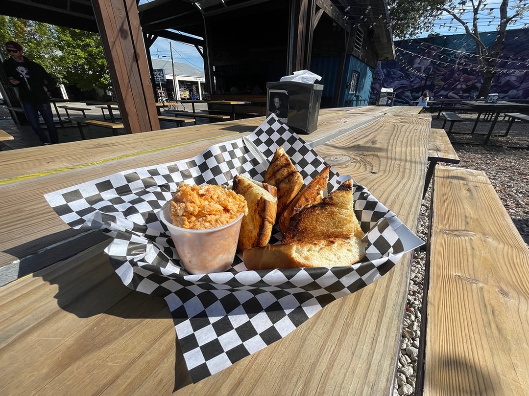 Moon Tower Inn – Sudworks & Cookshack