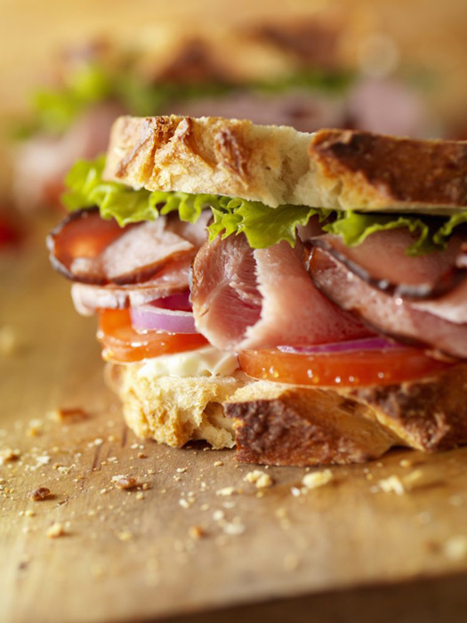 Saval Foodservice Donates Food to Laid Off Restaurant Employees