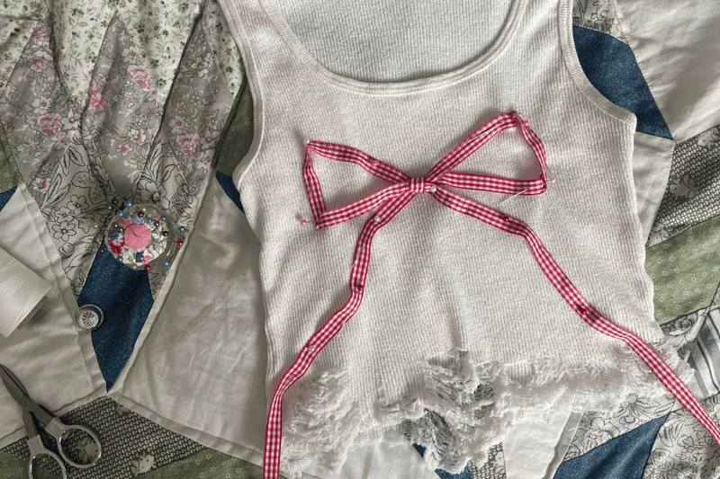 Using Scrap Ribbon To Make An Easy + Adorable DIY Bow Top