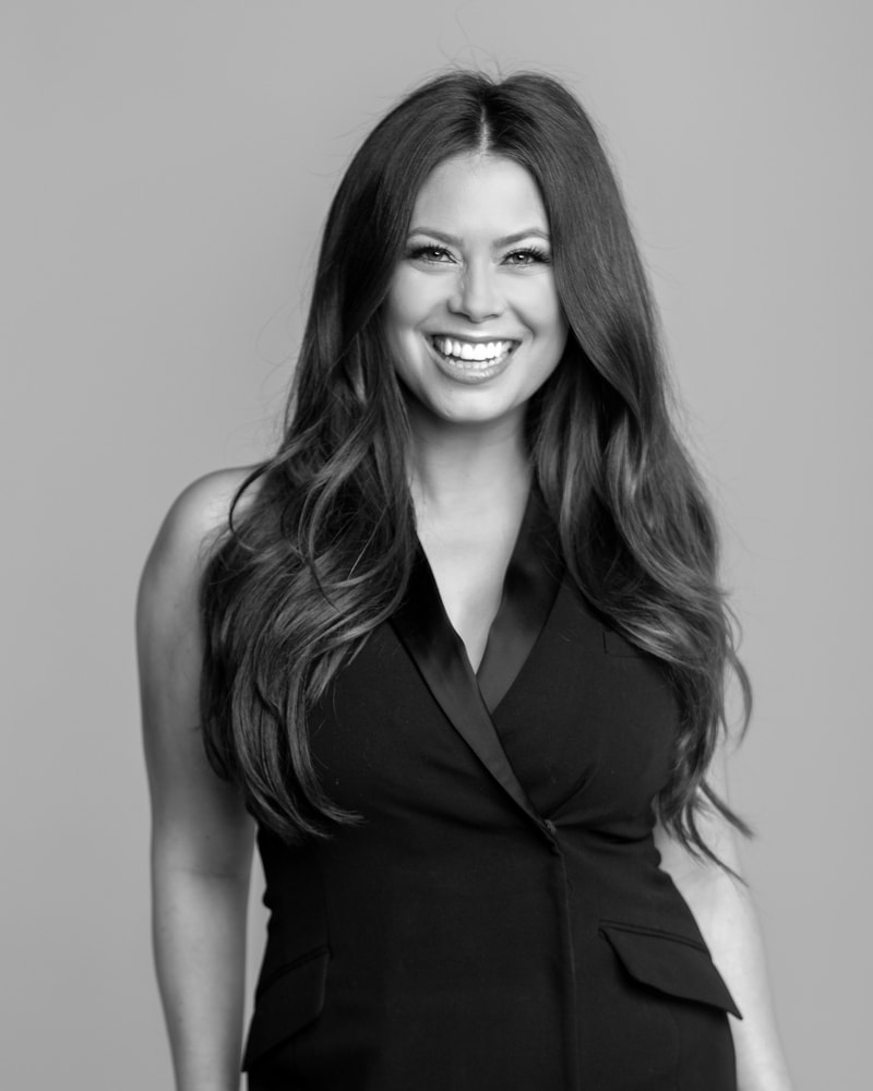 Alex Curry | TV Personality, Producer & Writer | Hang out with Alex Curry