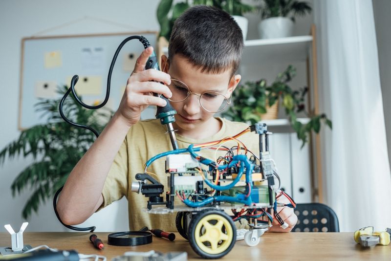 JetLearn: Step-by-Step Guide for Kids to Build a Fun Robot