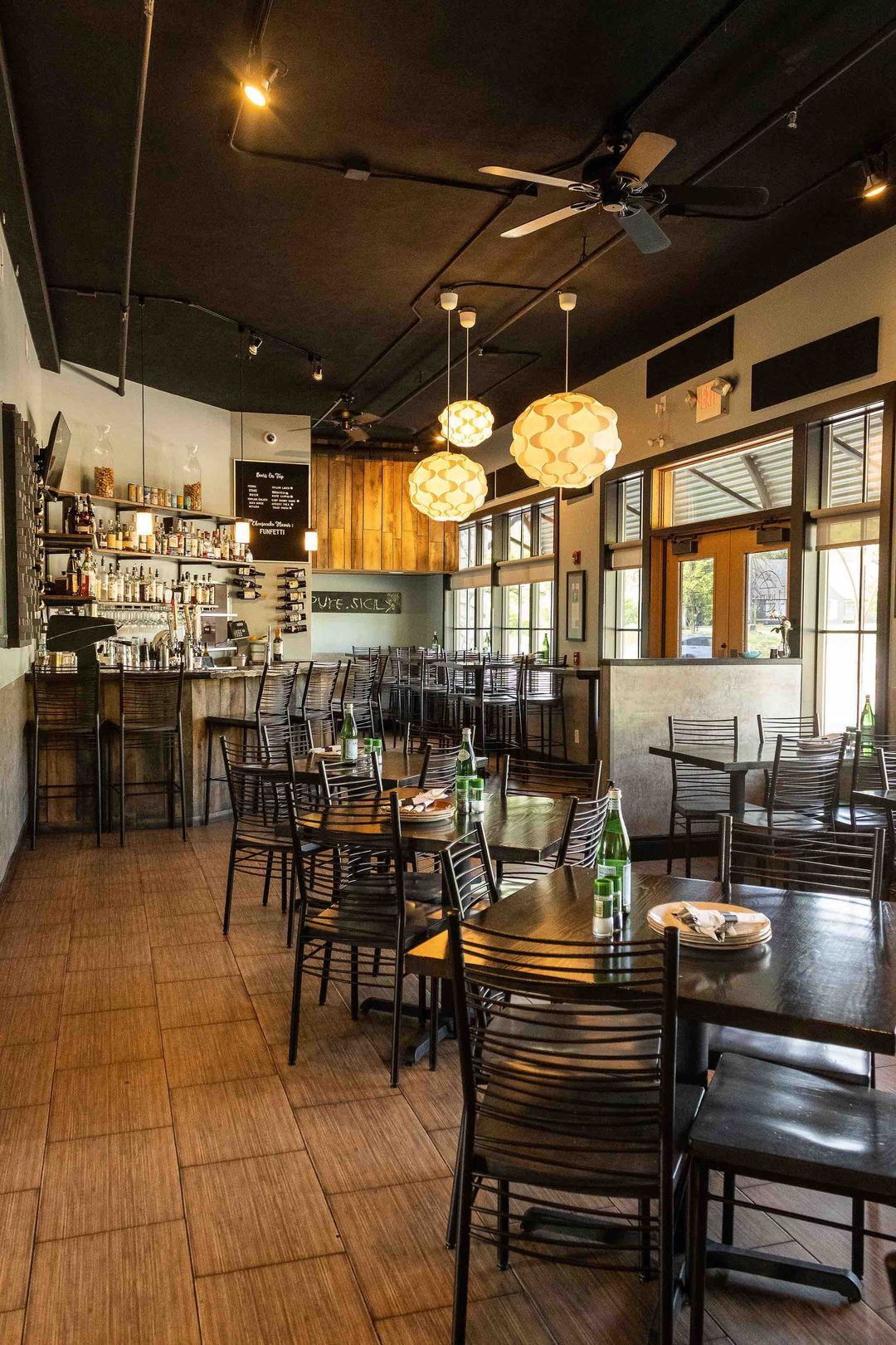 Location Knapps Corner | Licari's Pizza Kitchen