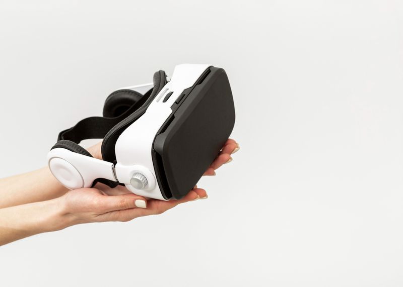 LUCI Launches World’s First Immersion-on-Demand Personal Wearable LUCI ...