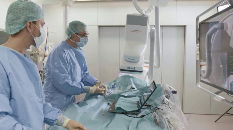 Virtual Reality endovascular simulators