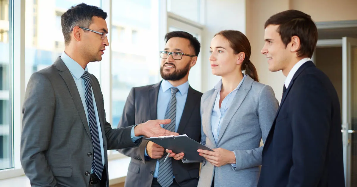 8 Effective Questions To Ask Senior Leaders