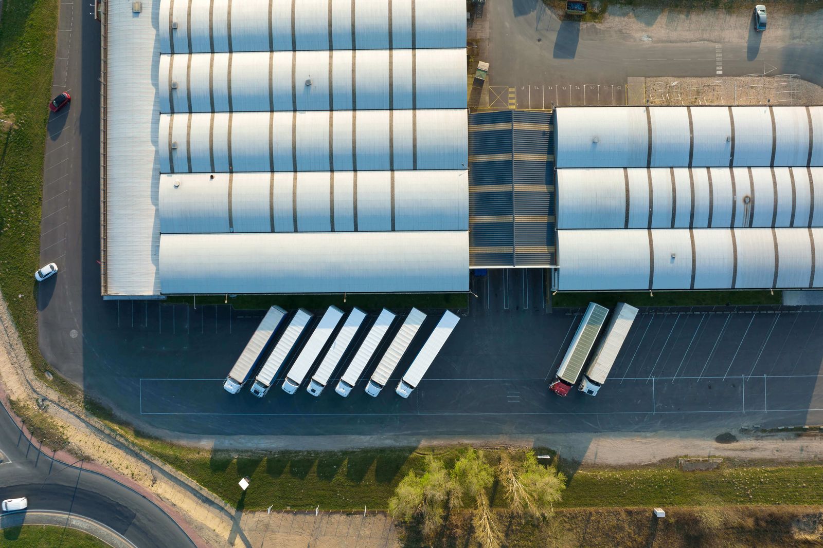 The Key to Efficient Logistics Yard Management [2025 Guide] | GoRamp