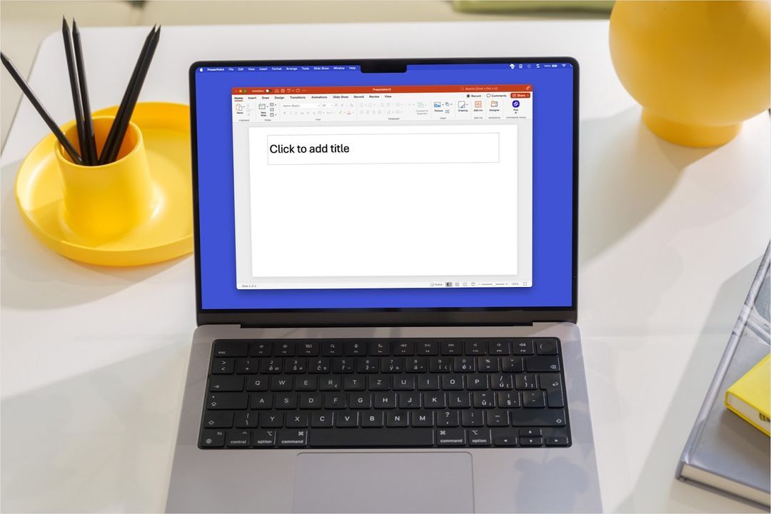 How to add slide titles in PowerPoint - Plus