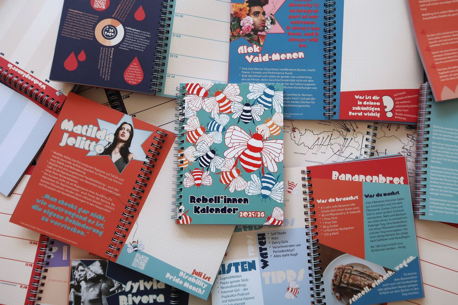 Laut, bunt, mutig: Der neue Rebell*innen Kalender ist da!