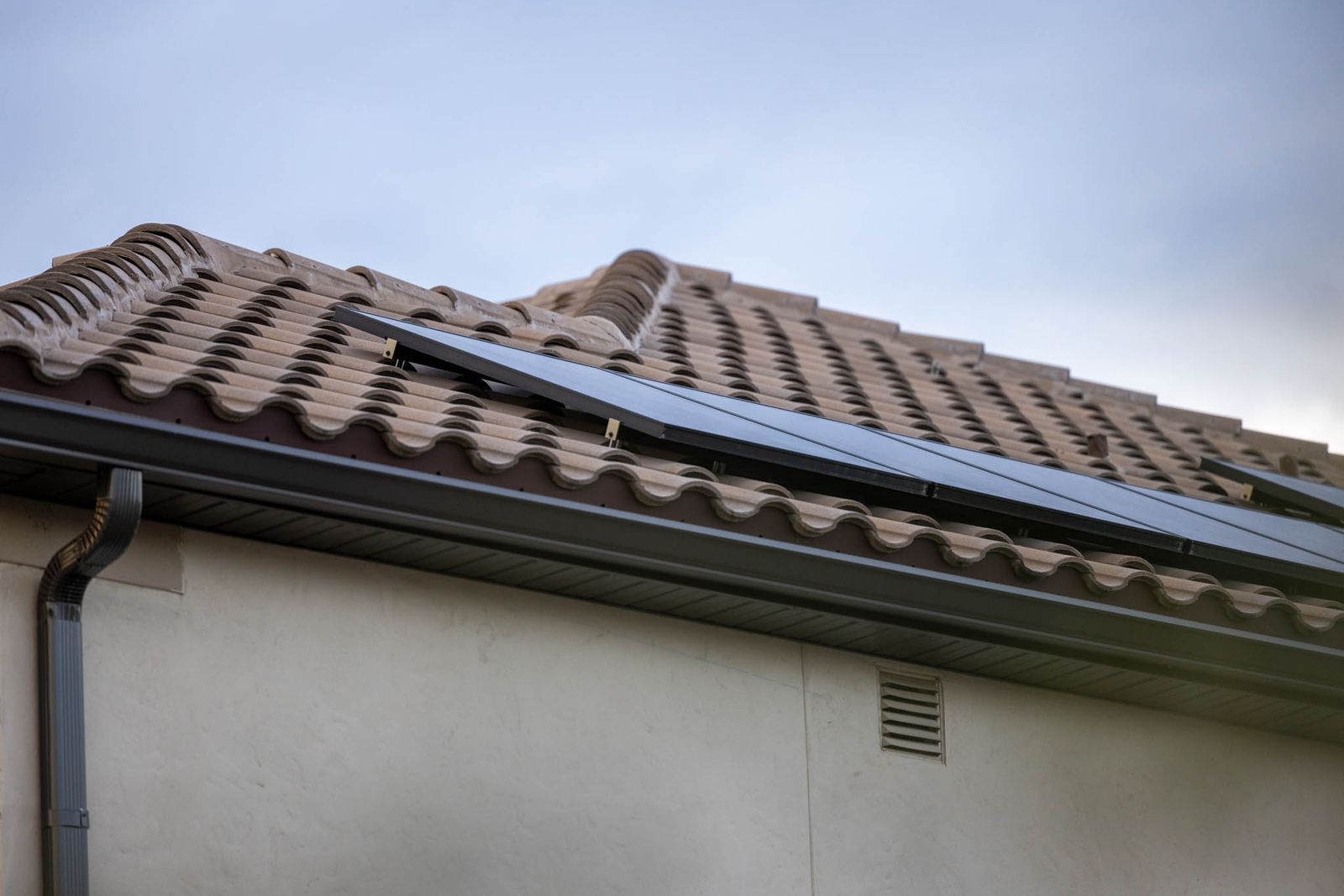 Best Solar Companies Serving IL, OK, UT, TX, CA, FL, MO, OH, & IA