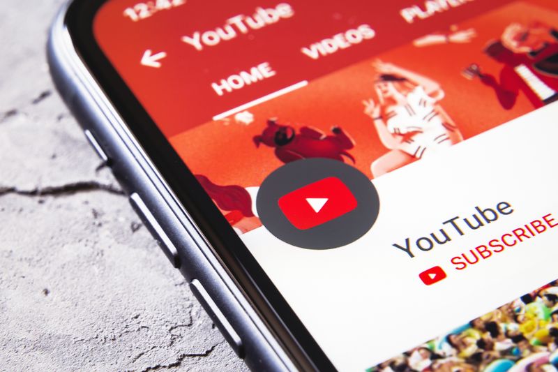 Boosting YouTube Audience Retention: 9 Proven Strategies | Sparkpr