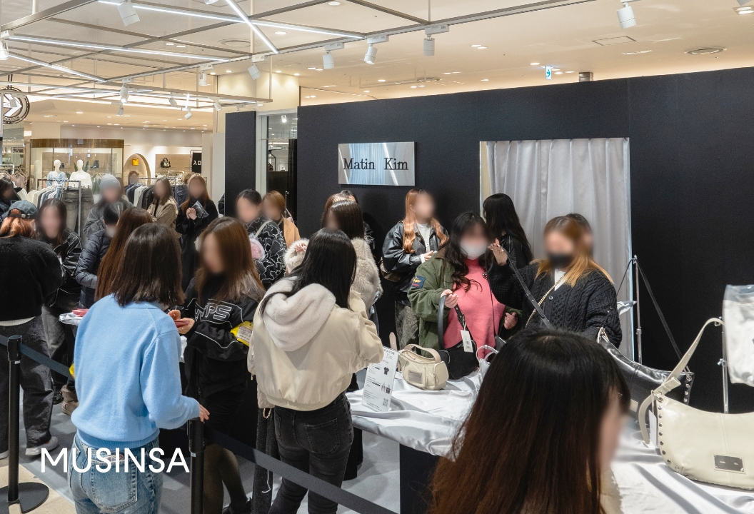 Matin Kim 与 MUSINSA 合作，吸引了 9,000 名访客参观大阪快闪店—— “证明了 K-Fashion 的爆炸式人气”