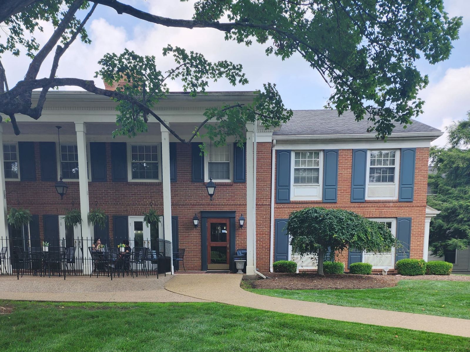 Hotel Accommodation & Restaurant in Gambier, Ohio | Kenyon Inn