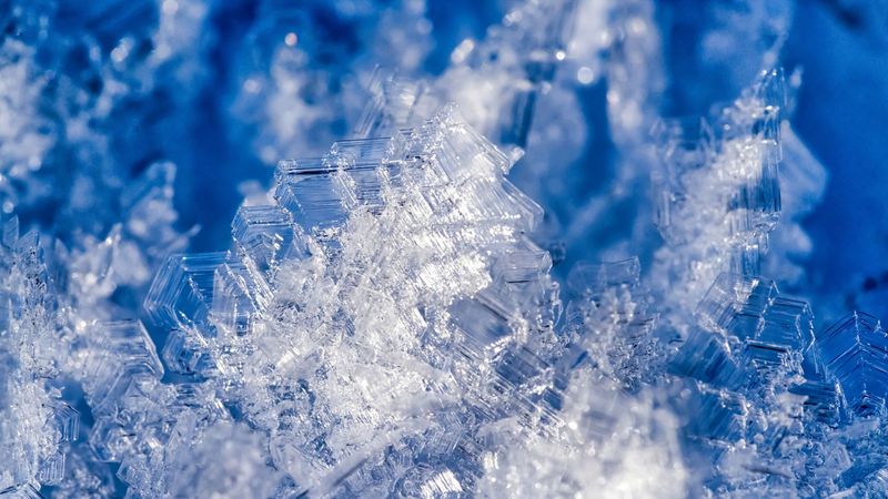 How Do Ice Crystals Work in Ice Cream Making? The Science Explained ...