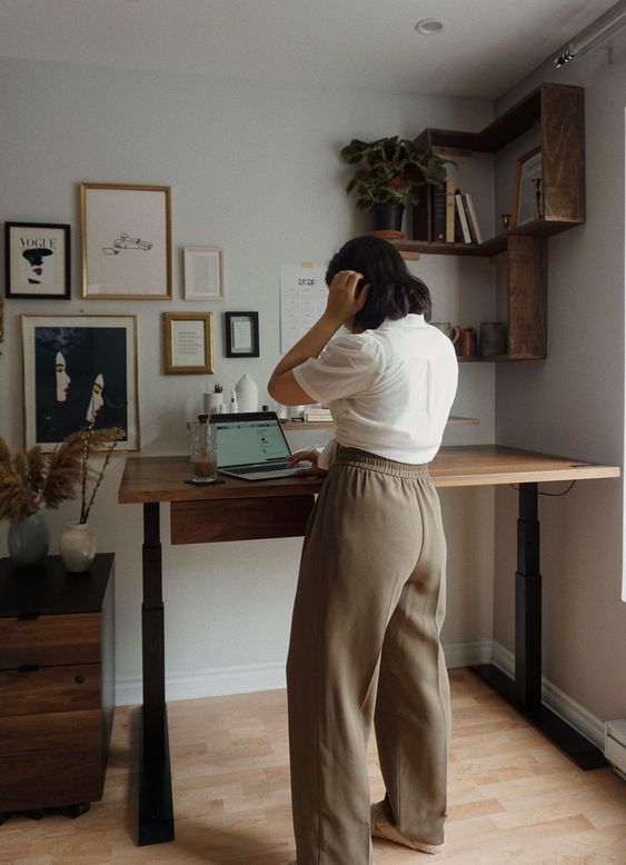 To Stand or Not To Stand — Are Standing Desks Worth the Hype?