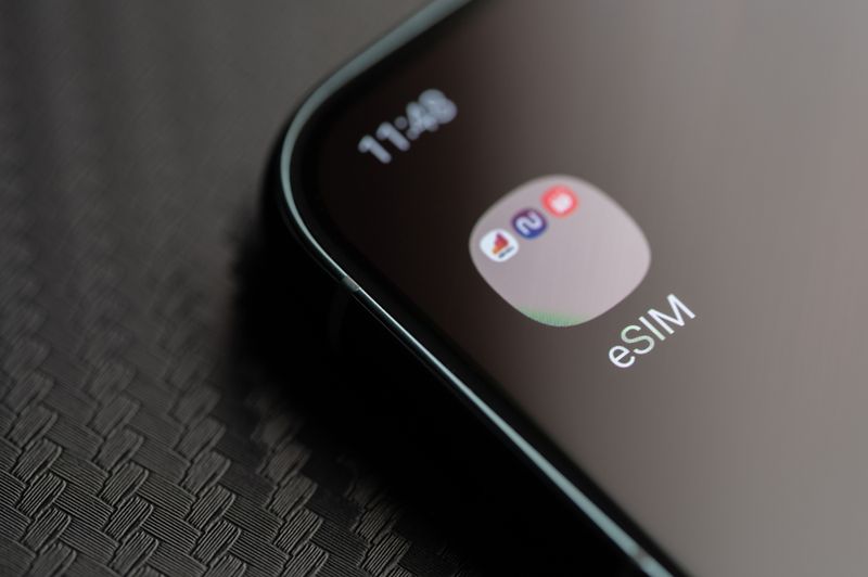 ¿Qué es una eSIM? Diferencias entre eSIM, SIM y multiSIM | Cleverea®