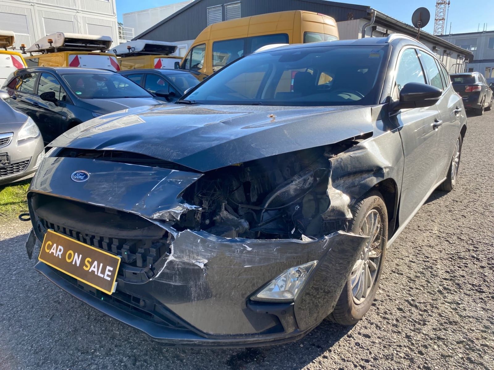 Unfallwagen und Unfallautos kaufen für Autohändler | CarOnSale