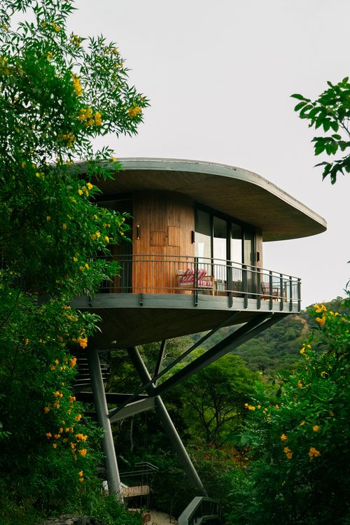 Luxury vs. Budget Travel: Which Style Suits Your Next Adventure ...