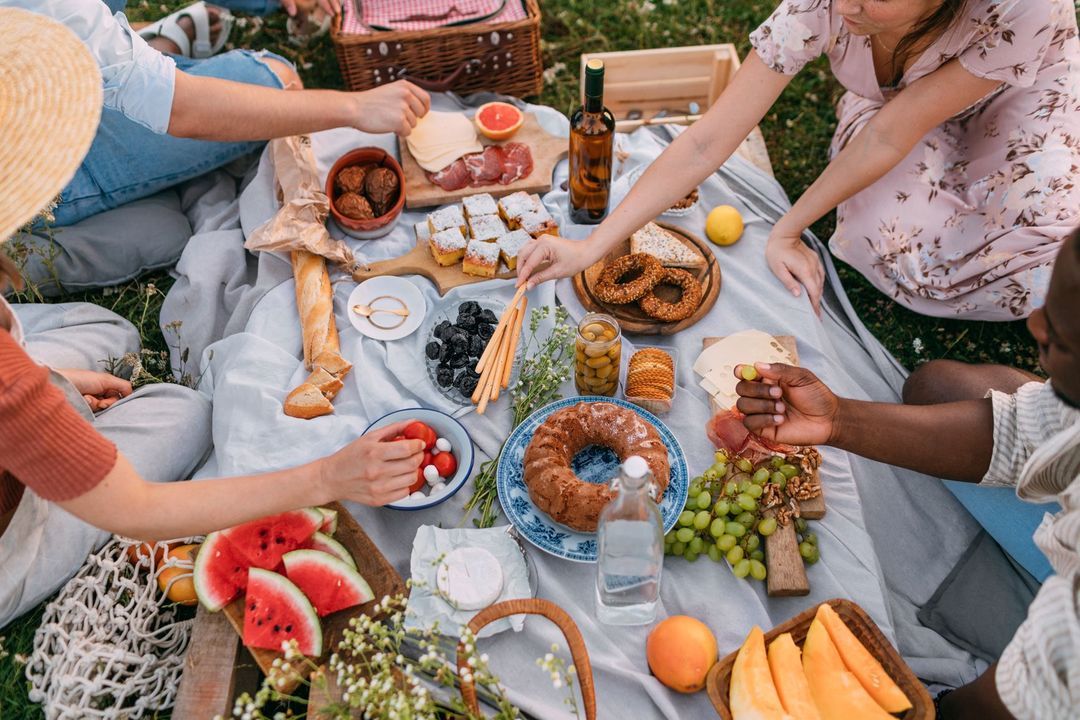 10 Ways to Make Your Picnic Better • Partytrick Blog