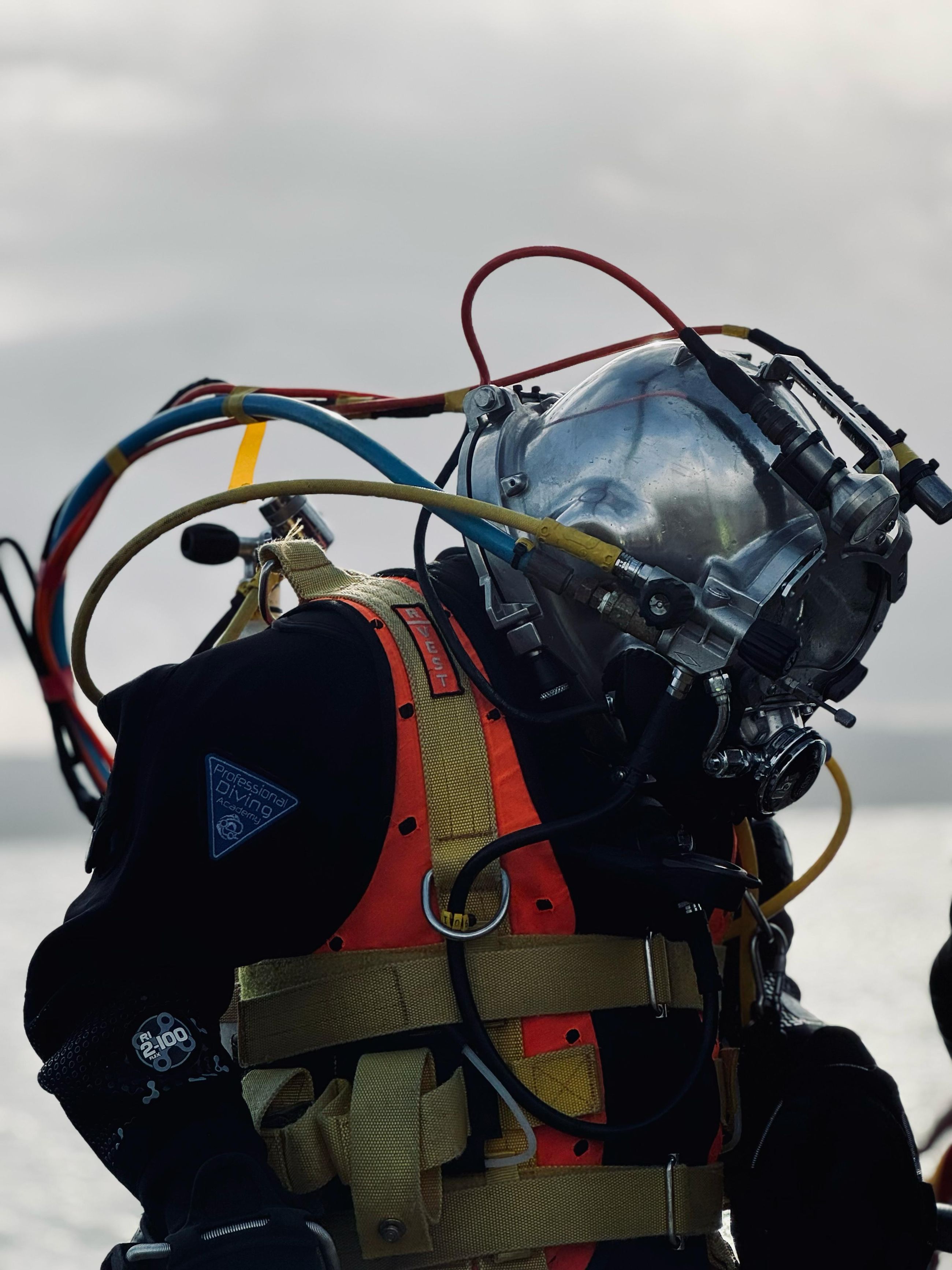 Professional Diving Academy - HSE Approved, world-class commercial ...